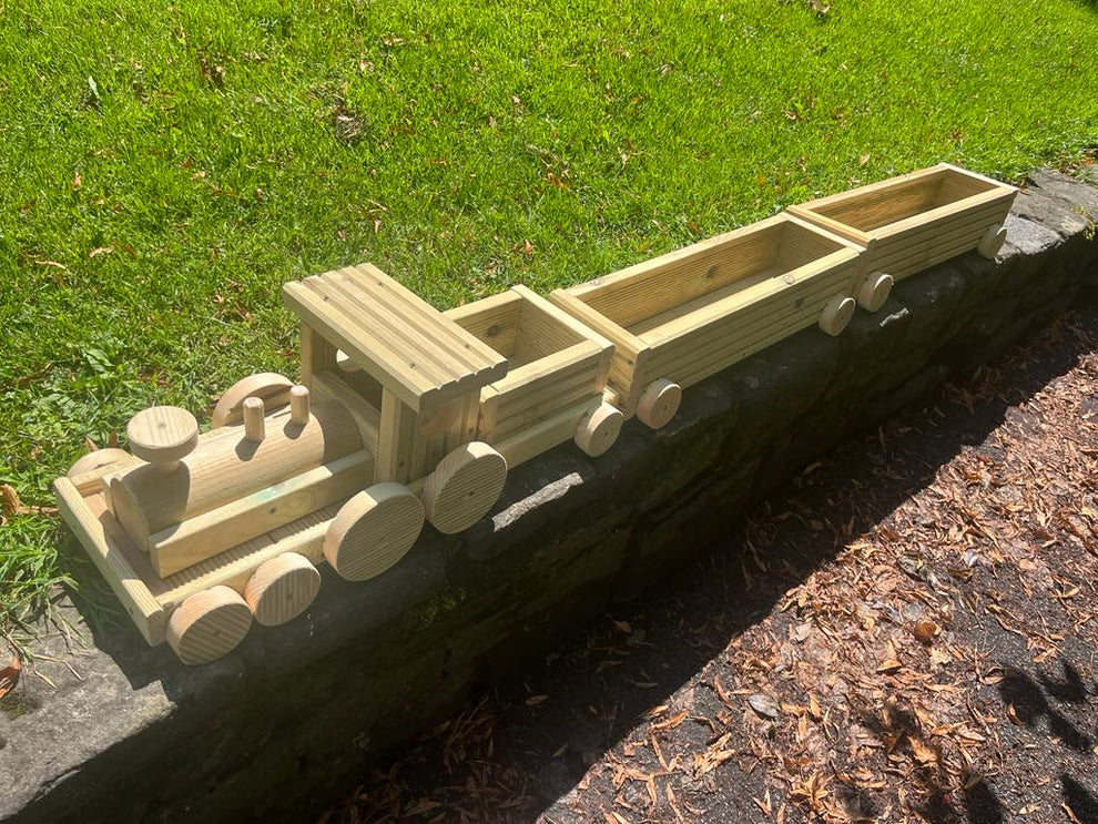 Wooden Train Planter Garden Decoration – MAFRCraft Wooden products